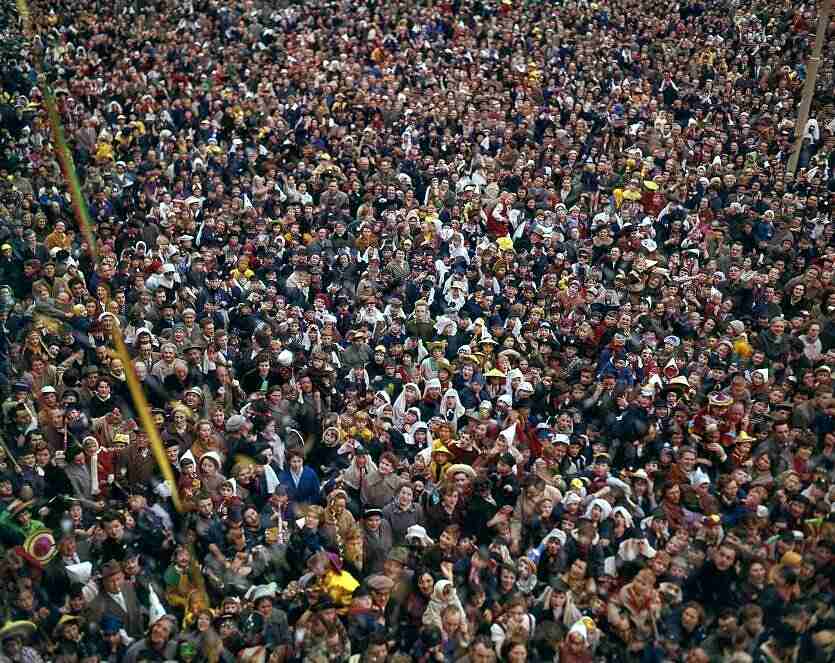 People Counting in High Density Crowds from Still Images | DeepAI