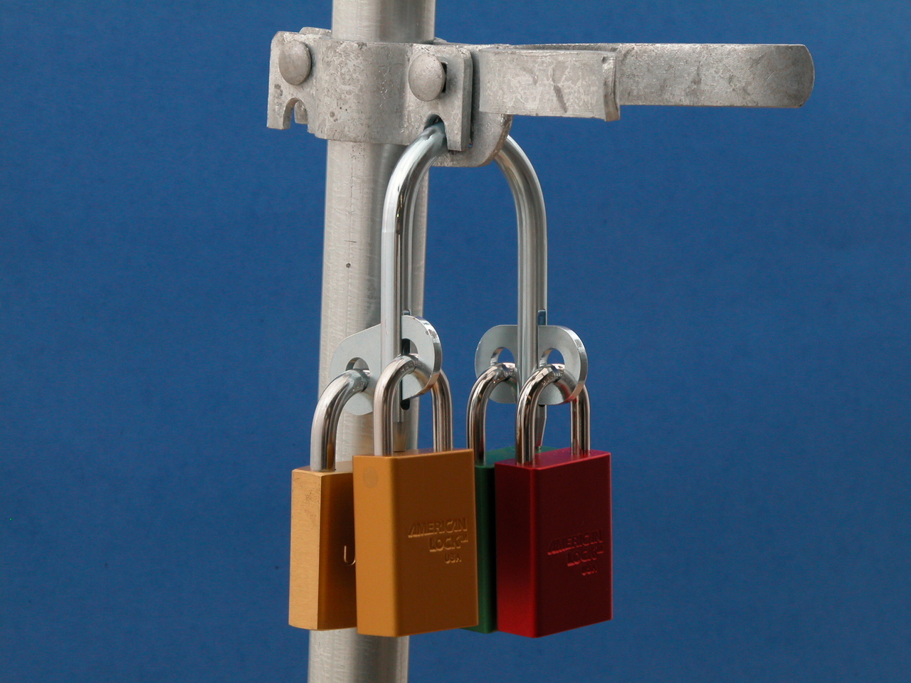 Optimal Threshold Padlock Systems | DeepAI